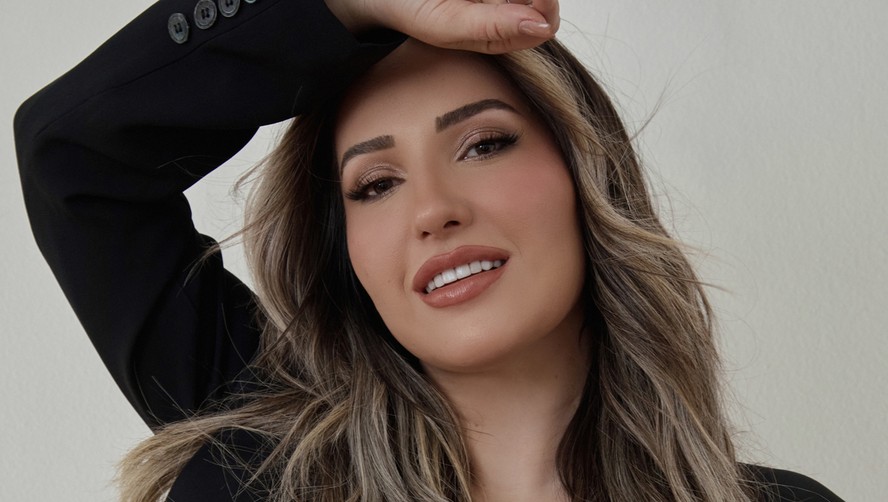Amanda Meirelles: 'Rir do próprio tombo é caminhar cem passos'
