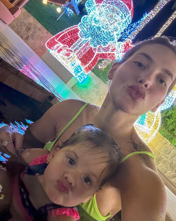 De biquíni, Virginia Fonseca ostenta tanquinho em noite na piscina de ...