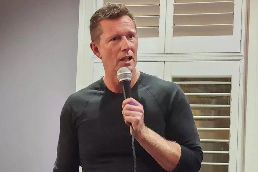 Morre comediante Tony Knight, aos 54 anos, após 'terrível acidente' com ...