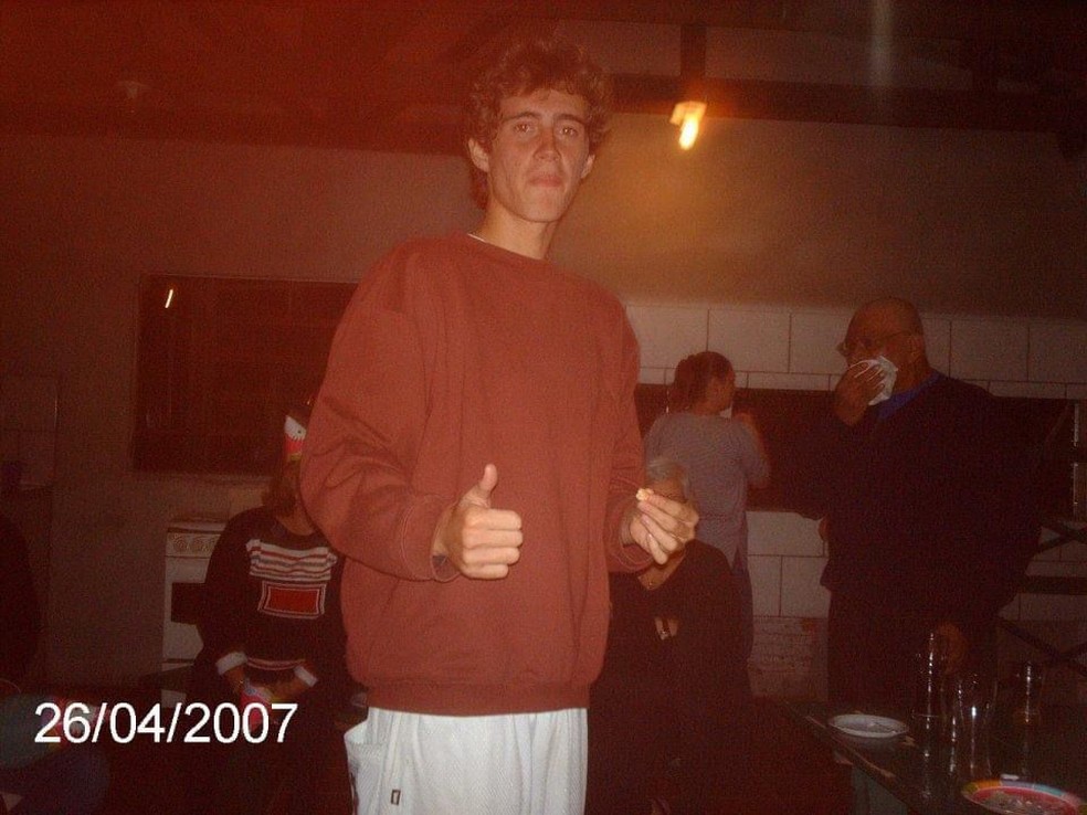 Bombeiro da Eliana diz ter gastado R$ 100 mil em procedimentos; antes e ...