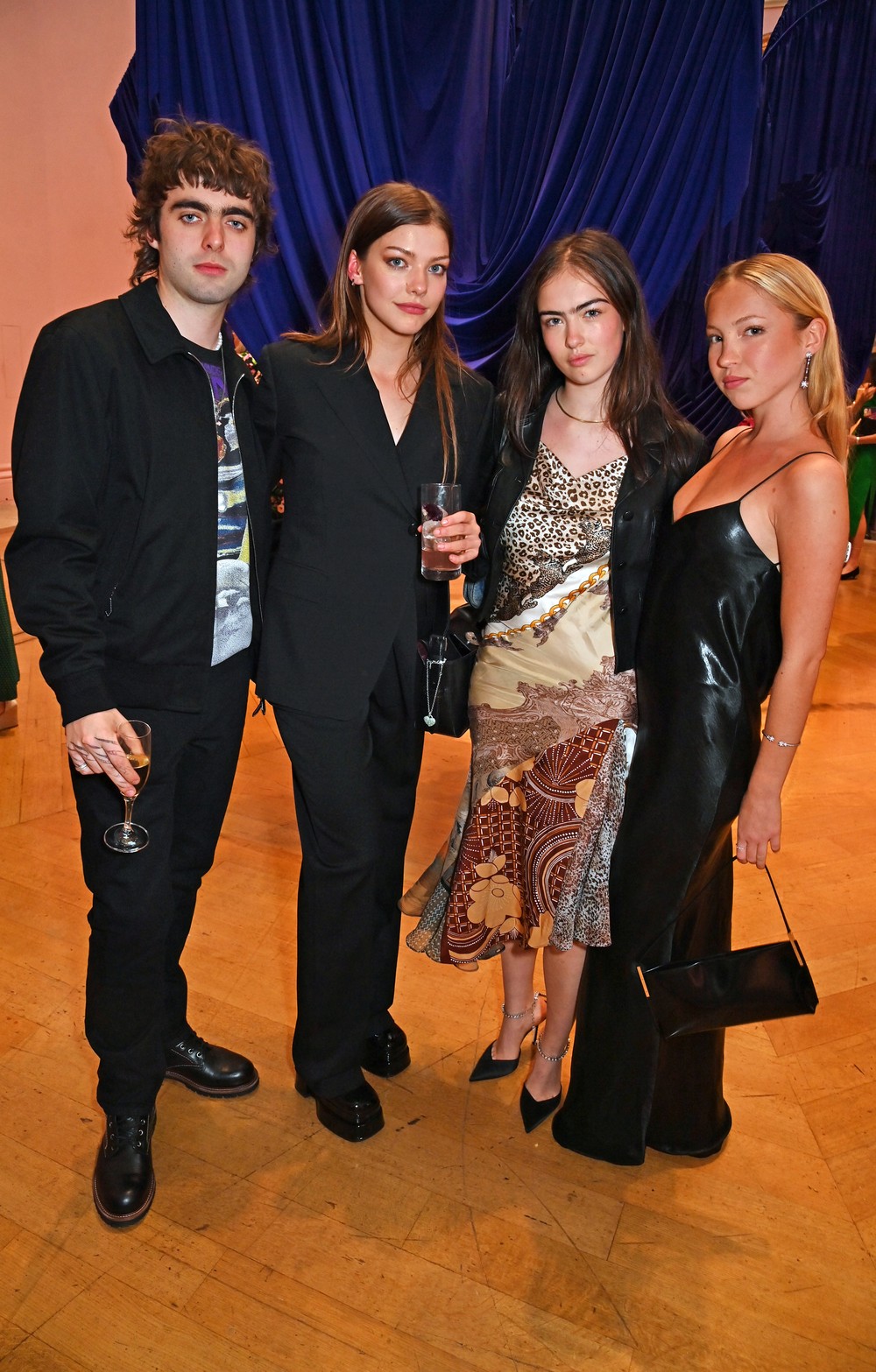 Filha de Kate Moss e filhos de Liam Gallagher, ex-Oasis, curtem festa ...