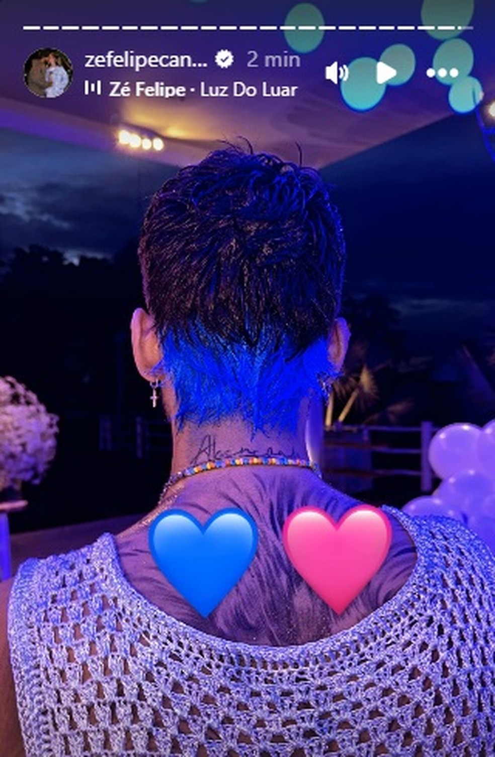 Zé Felipe pinta cabelo de azul ao descobrir que será pai de menino; veja