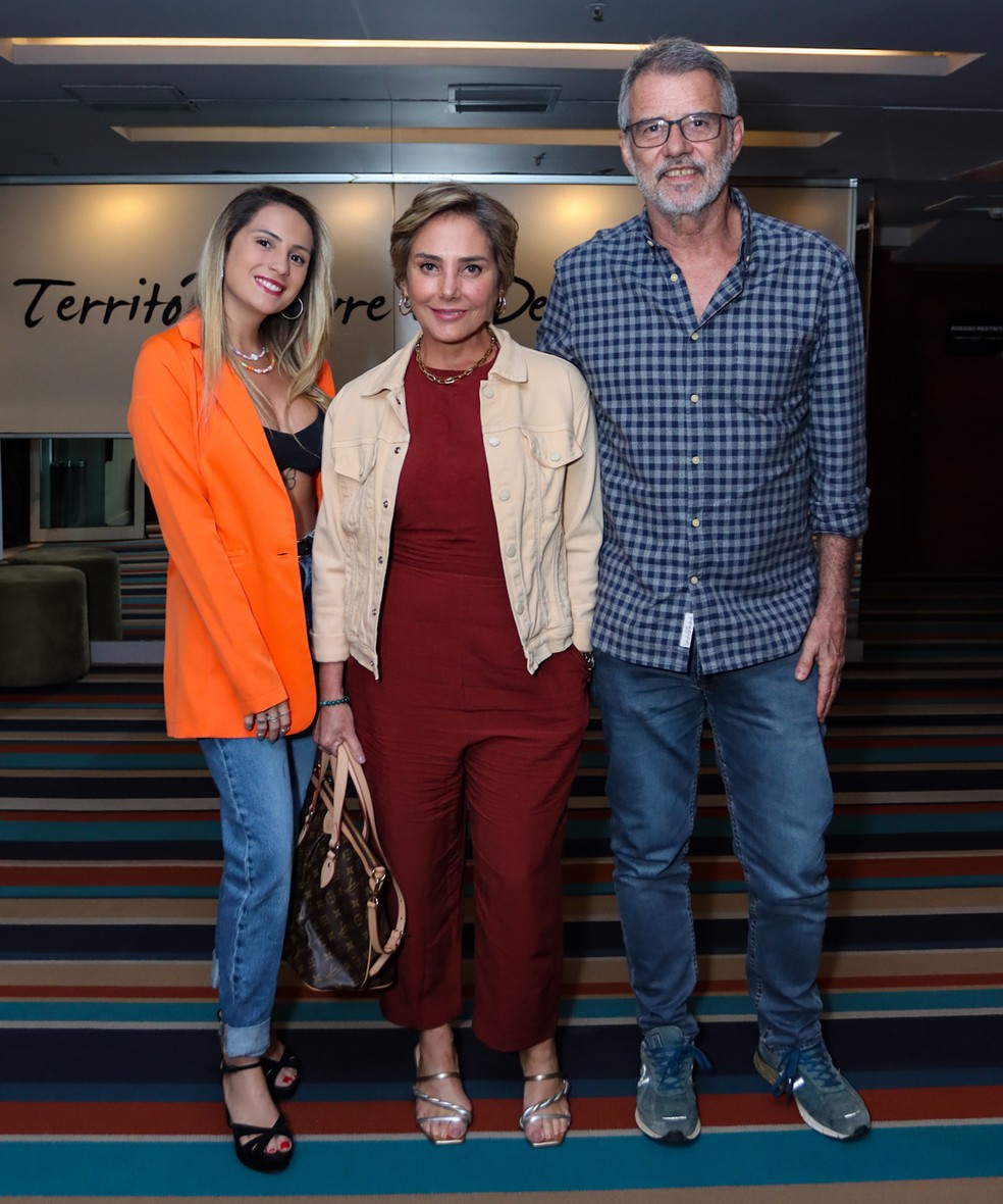Heloisa Périssé vai a estreia com o marido e a filha mais velha, Luísa ...