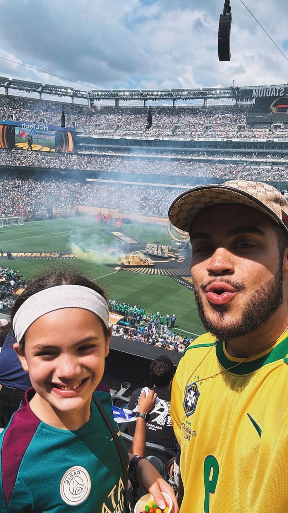 Fran Gil leva filha de 9 anos para ver vitória do Chelsea no Mundial de ...