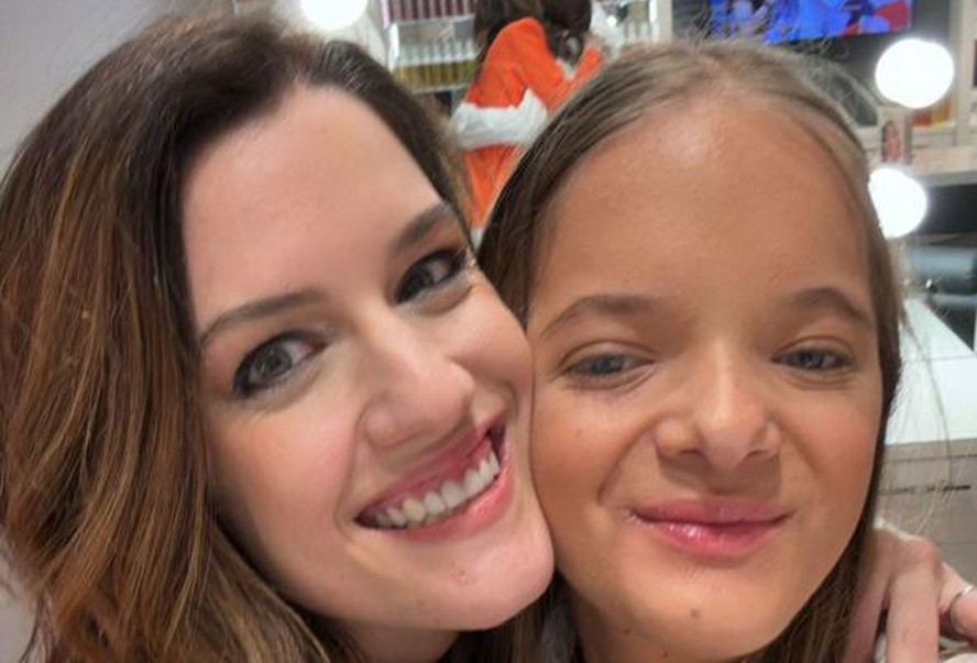 Rafa Justus faz tour por 'bar de beleza' da irmã; assista