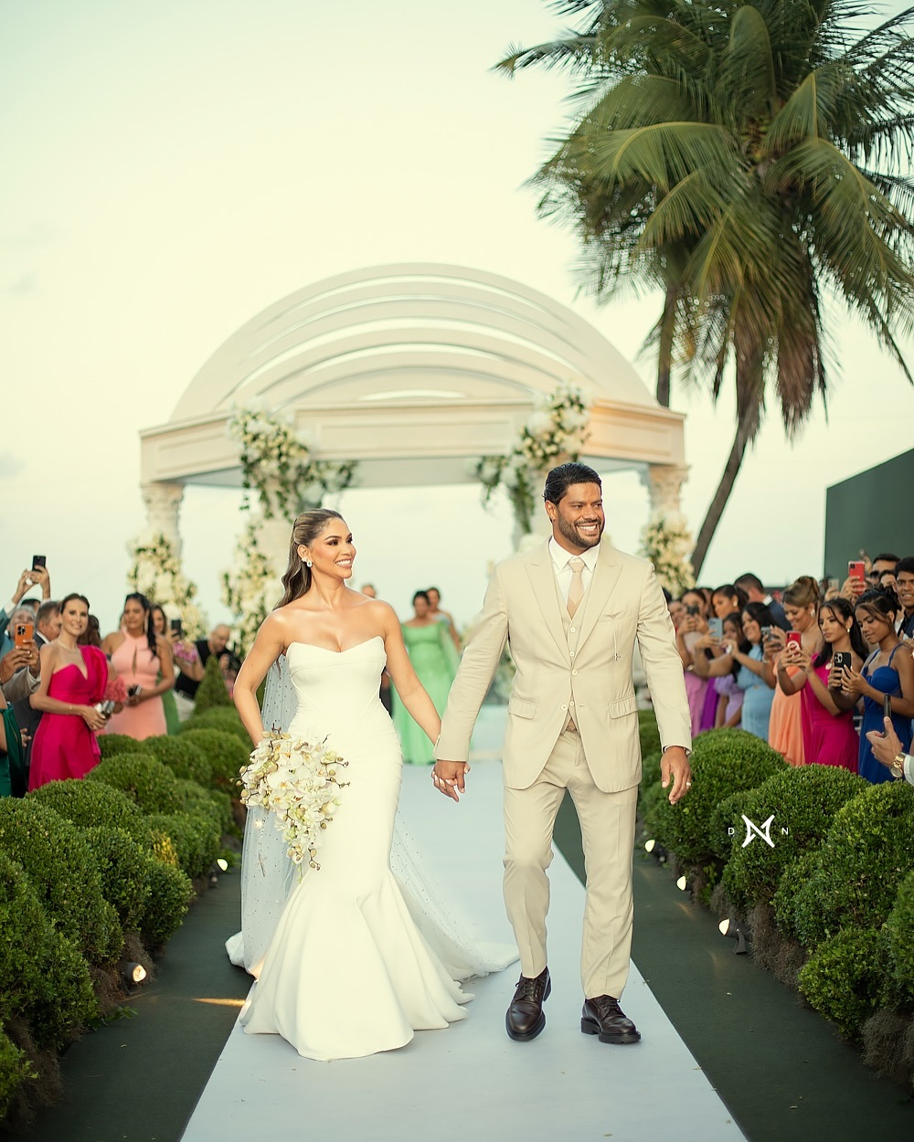 Hulk mostra fotos do 2º casamento com Camila Ângelo e se declara ...