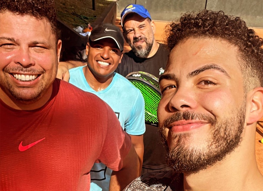 Ronaldo Nazário e o filho, Ronald, treinam juntos e gastam 1 mil calorias