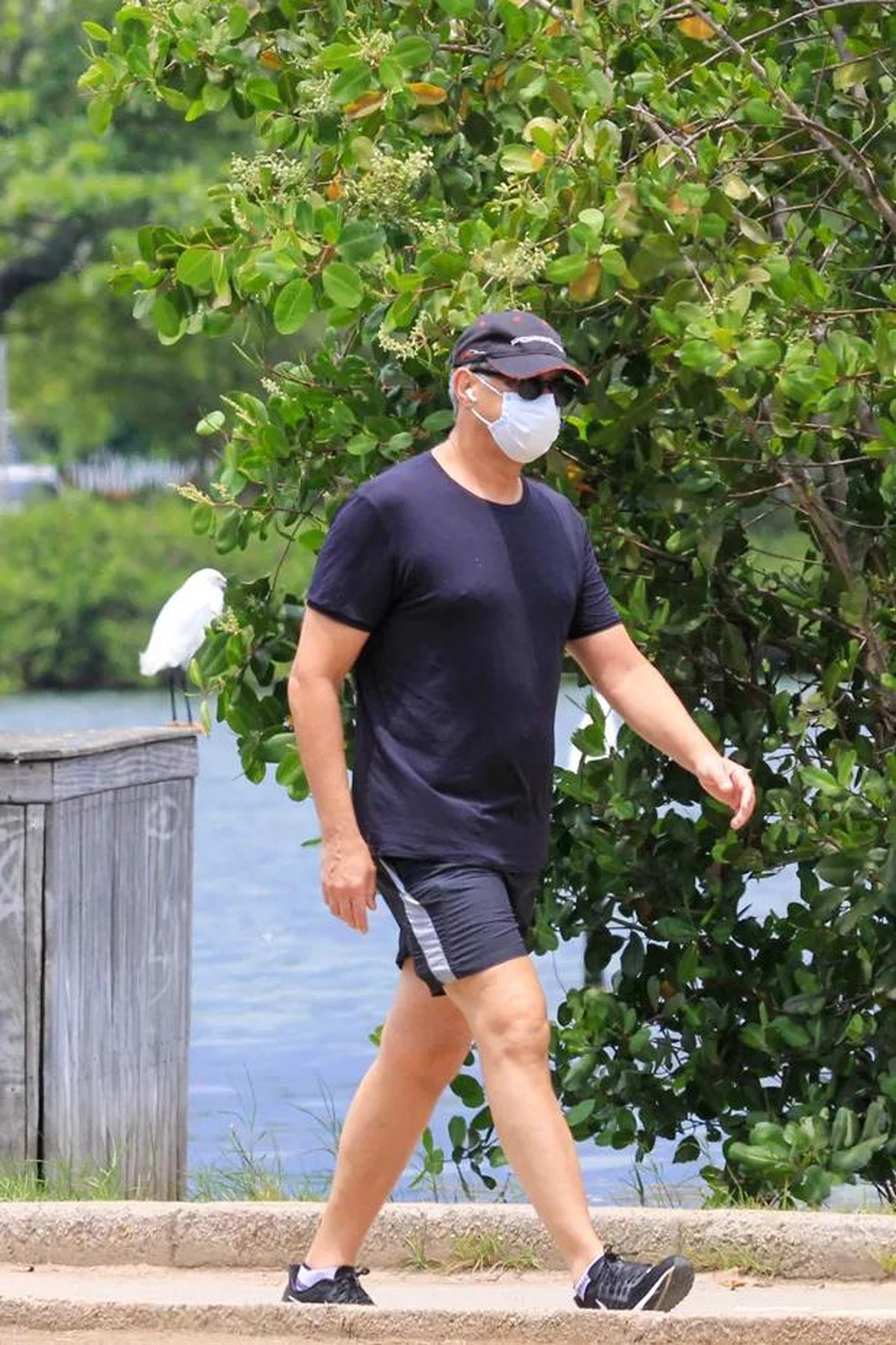 William Bonner se exercita na na Lagoa Rodrigo de Freitas, no Rio