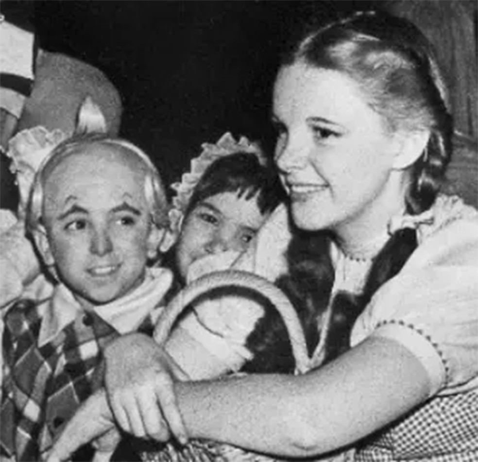 Morre aos 91 anos uma das últimas integrantes de 'O Mágico de Oz'