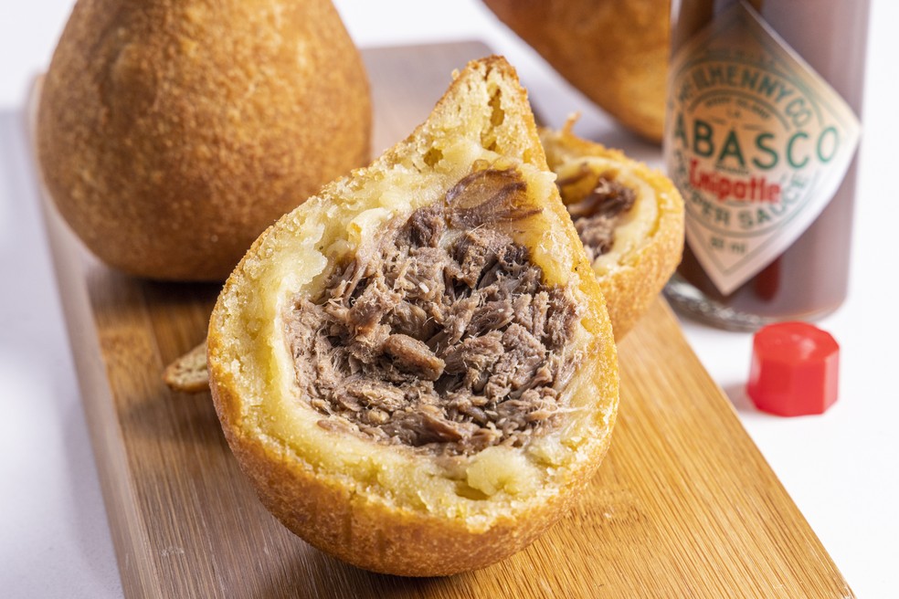 Coxinha ganha versões diferentes; veja receitas