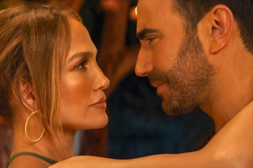 Apontado como novo affair de Jennifer Lopez, Brett Goldstein é ator ...