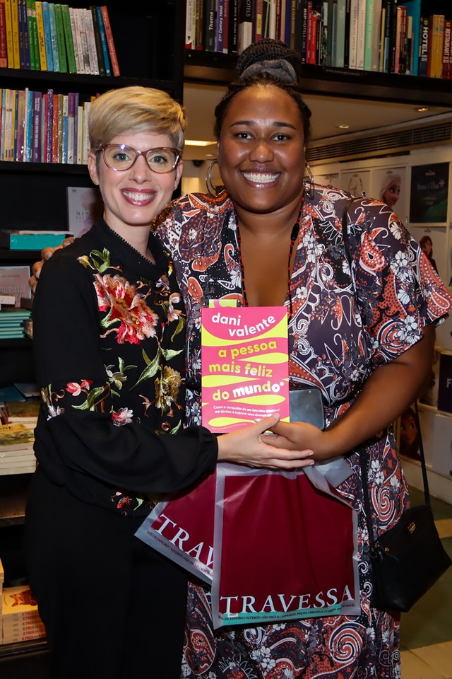 Dani Valente lança livro no Rio com a presença de famosos; fotos