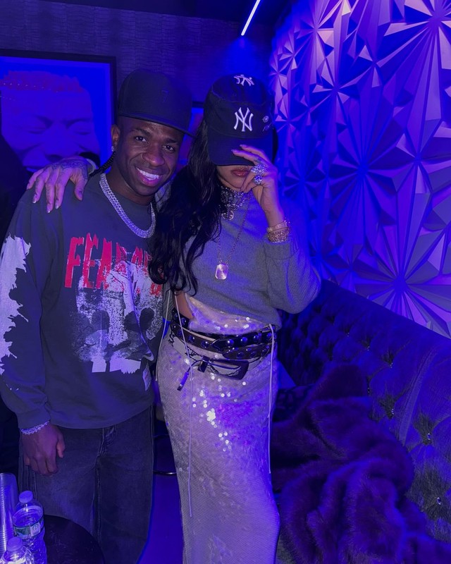 Vini Jr. curte balada com Rihanna e tieta astros da NBA em NY; veja fotos