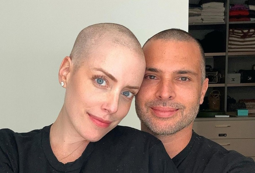 Fabiana Justus elogia marido após ele raspar a cabeça em solidariedade