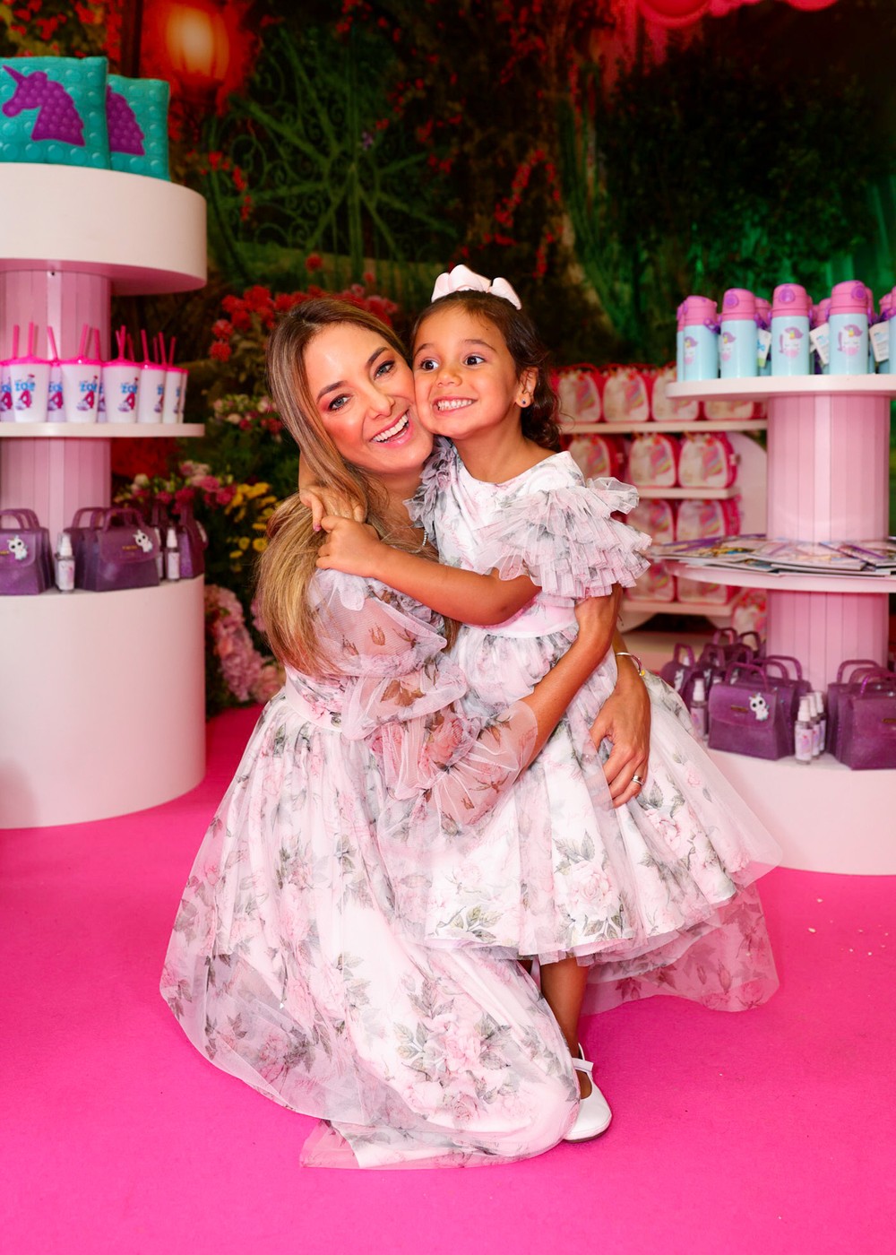Sabrina Sato e Duda Nagle fazem festão para os 4 anos de Zoe