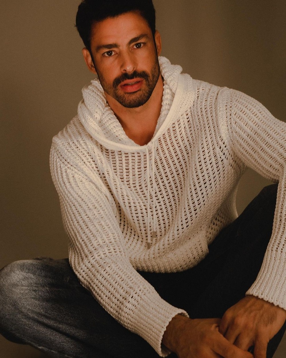 Cauã Reymond avalia sucesso na TV e revela cuidados após os 40 ...