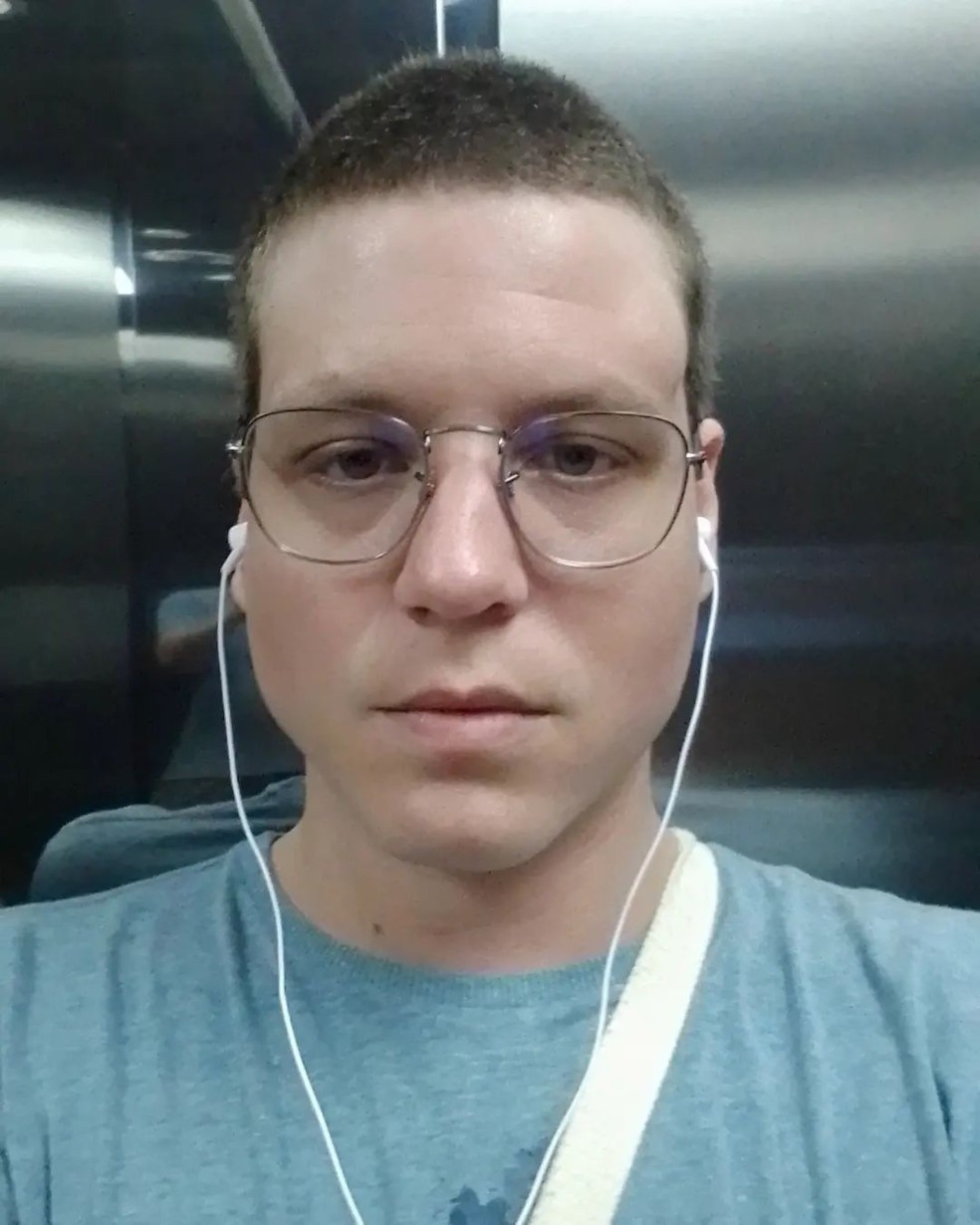 Chico Chico, filho de Cássia Eller, muda o visual e dá adeus aos cachos