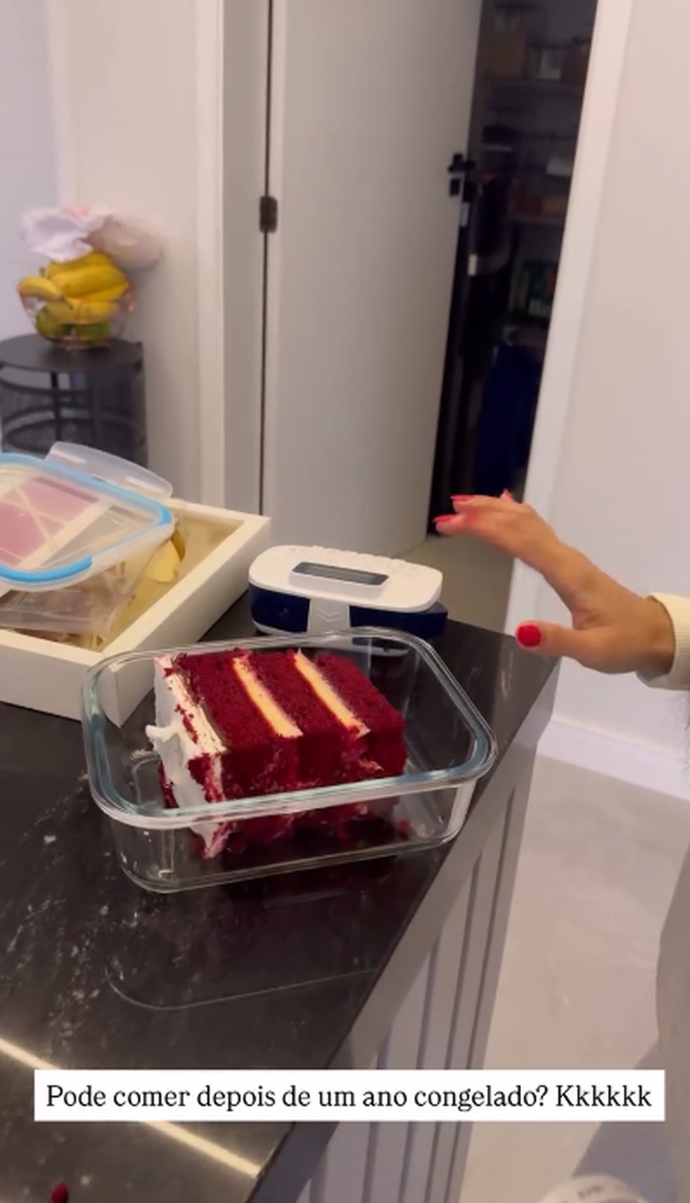 Mariely Santos guarda bolo de casamento para comer daqui 1 ano: 'Espero ...