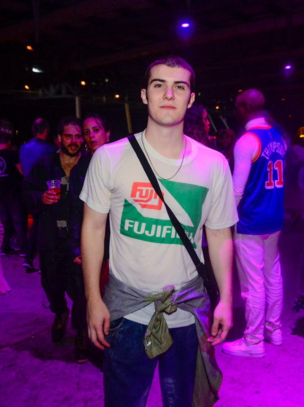 Quem é Caio Manhente? Ator foi visto aos beijos com Bella Campos