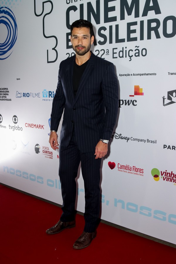 Famosos brilham no Grande Prêmio do Cinema Brasileiro; veja looks