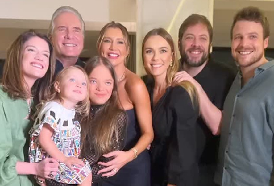 Filha de Roberto Justus celebra aniversário em família e ganha homenagens