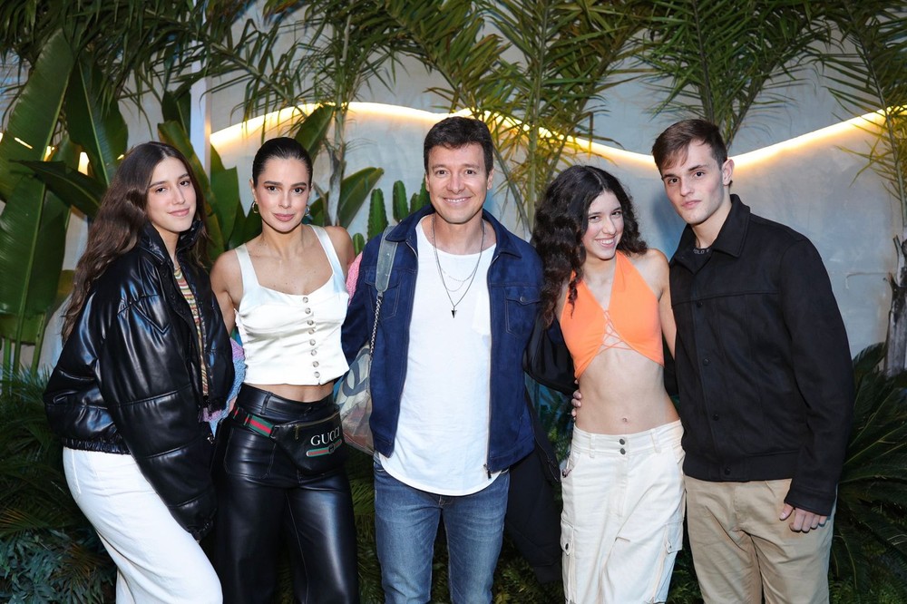 Maria Faro, filha de Rodrigo Faro e Vera Viel, ganha declaração do namorado