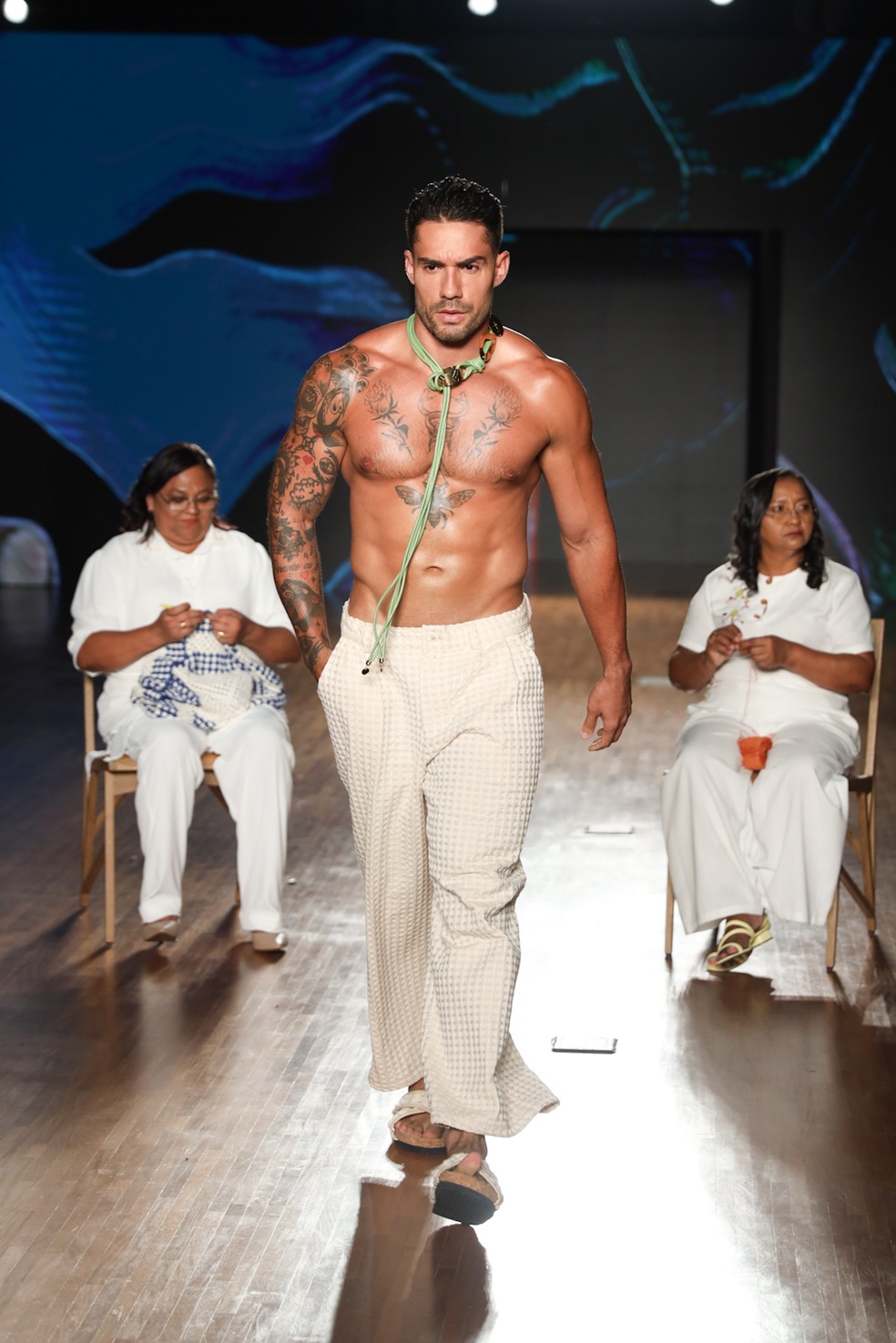 Bil Araújo comemora estreia na SPFW56: 'Uma realização muito grande'