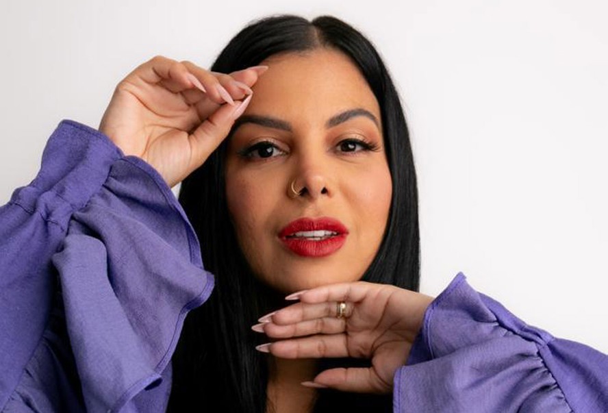 Evelyn Regly mostra antes e depois de eliminar 12 quilos após segunda ...