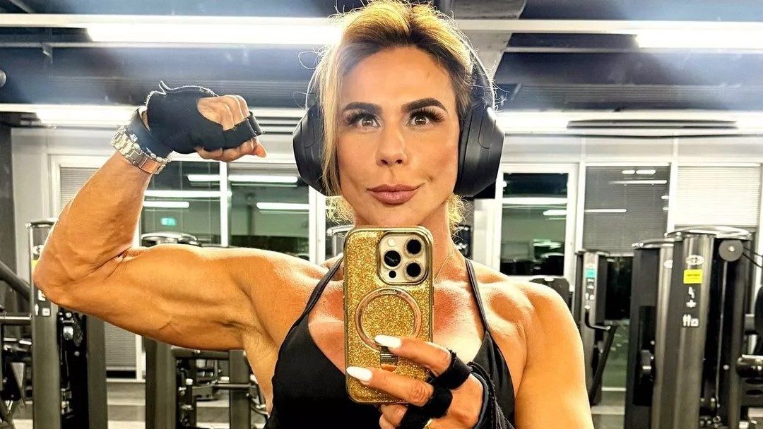 Michele Morrone, que beijou ex de Anitta em filme, diz que já ficou com ...