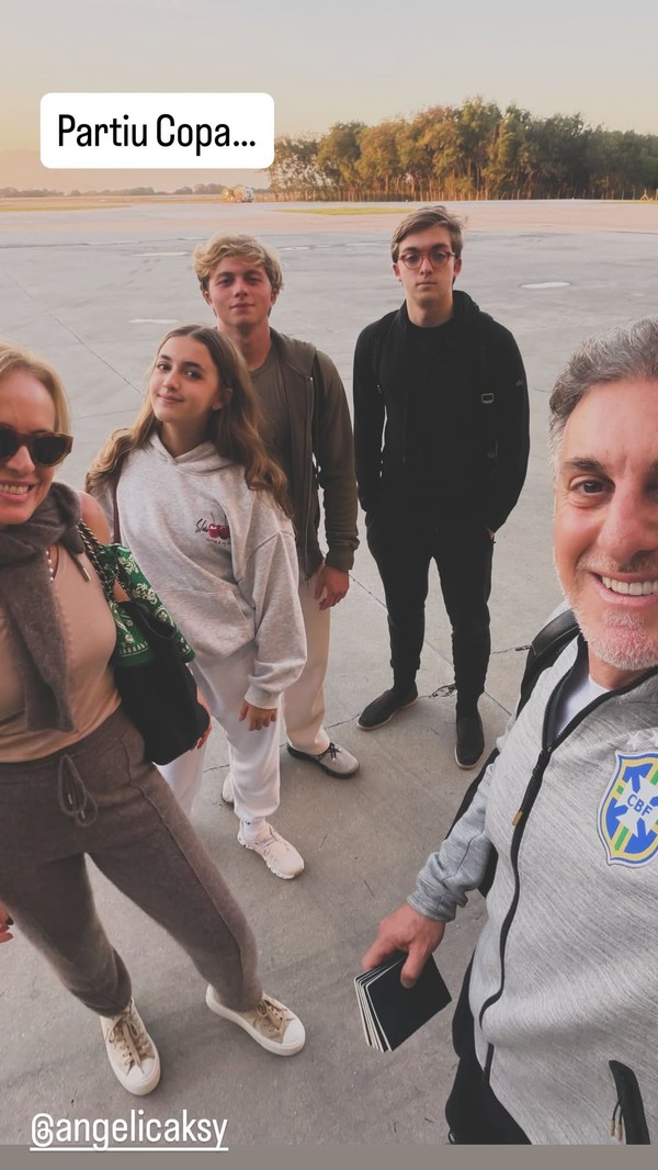 Rumo ao Hexa! Luciano Huck e Angélica embarcam com os filhos para a ...