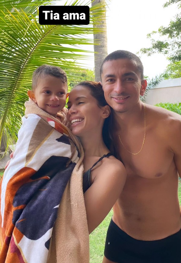 Anitta curte aniversário do sobrinho com a família após retiro espiritual