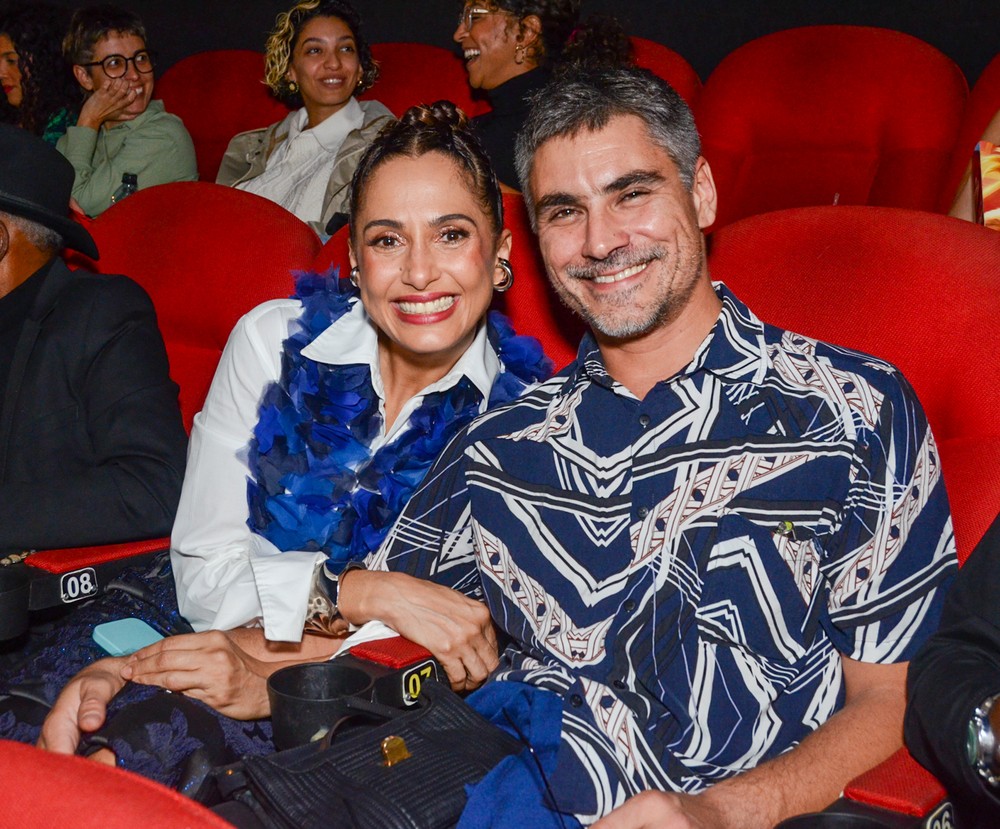 Família reunida! Camila Pitanga recebe namorado em lançamento filme com ...