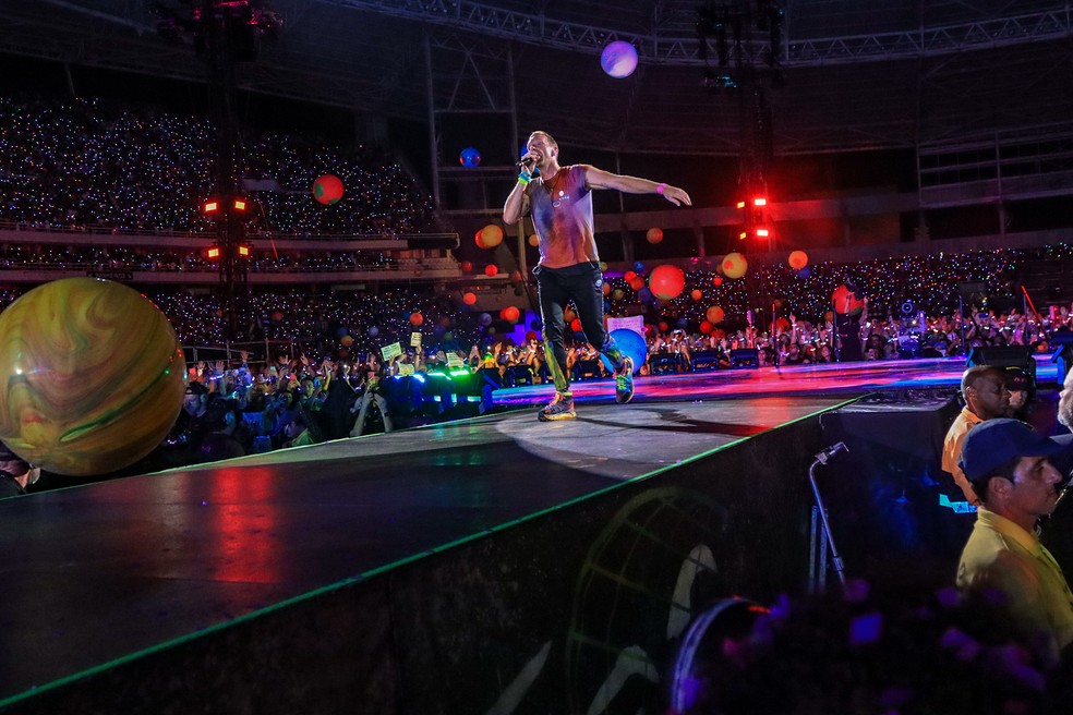 Coldplay canta com filhos de Caetano Veloso no primeiro show da turnê ...