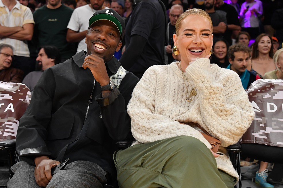 Adele anuncia noivado com agente da NBA após três anos de namoro; veja