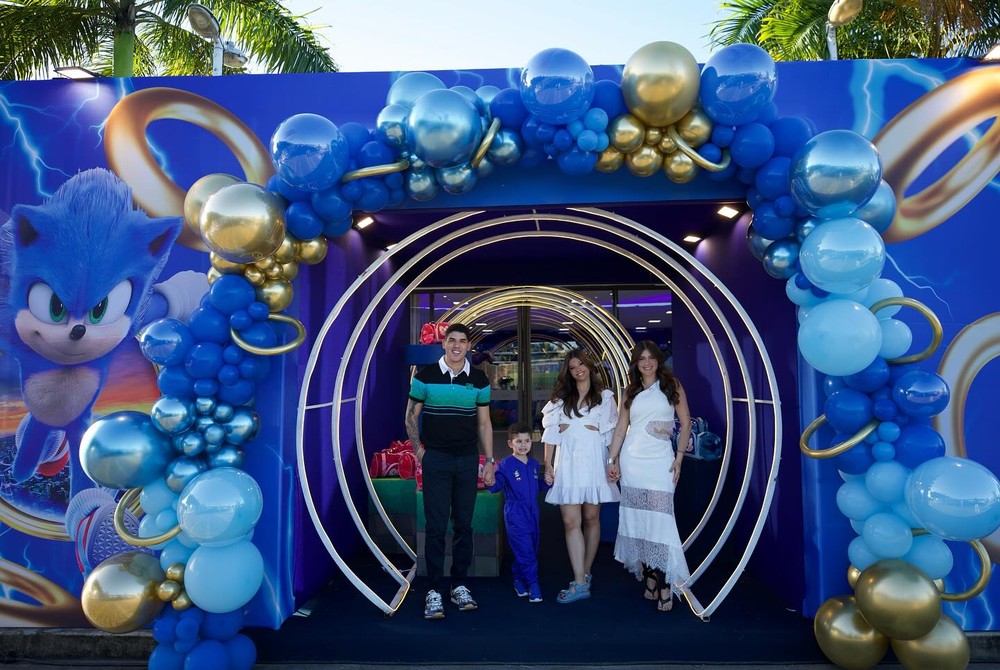 Ingra Soares e Zé Vaqueiro celebram aniversário do filho caçula