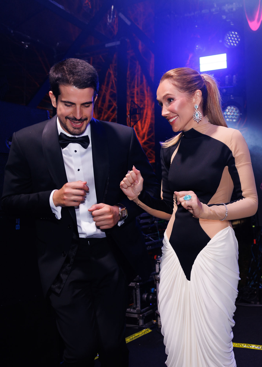 Marina Ruy Barbosa troca beijos com o noivo, Abdul Fares, em Curitiba ...