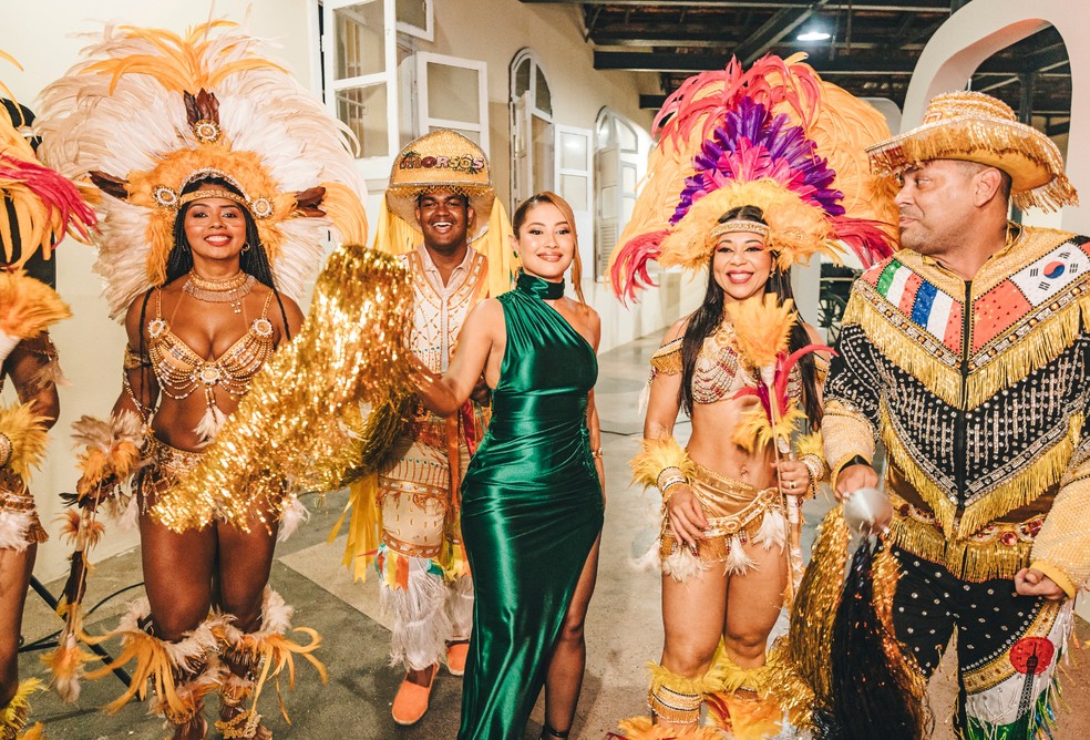 Thaynara OG reúne Alcione, Lucy Alves e mais em noite beneficente no ...