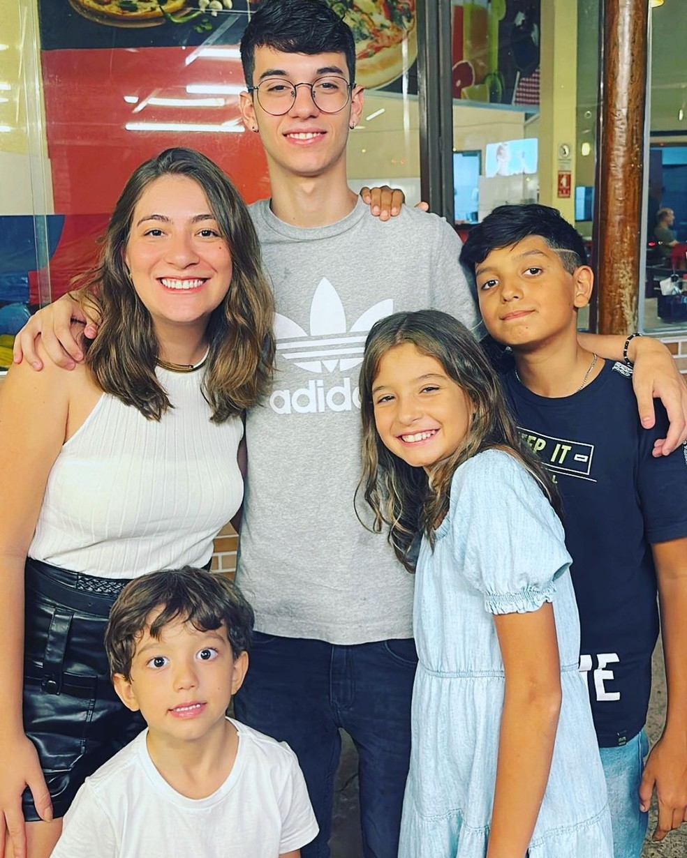 Ex-BBB Dhomini diz que não acompanha vida da ex-namorada Sabrina Sato ...