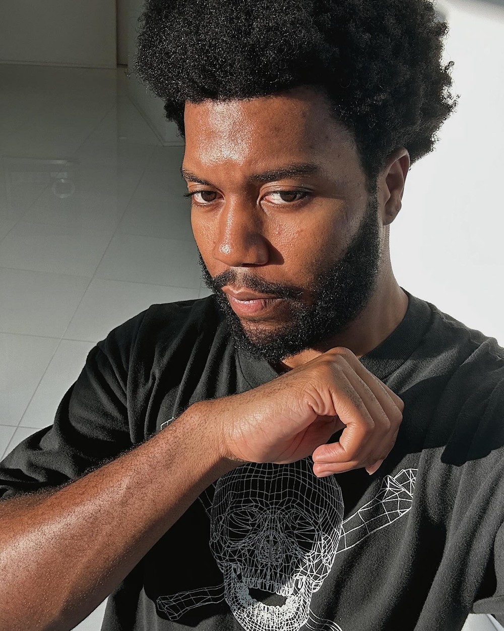Cantor Khalid revela ser gay e rebate ataques homofóbicos: 'Não é da ...