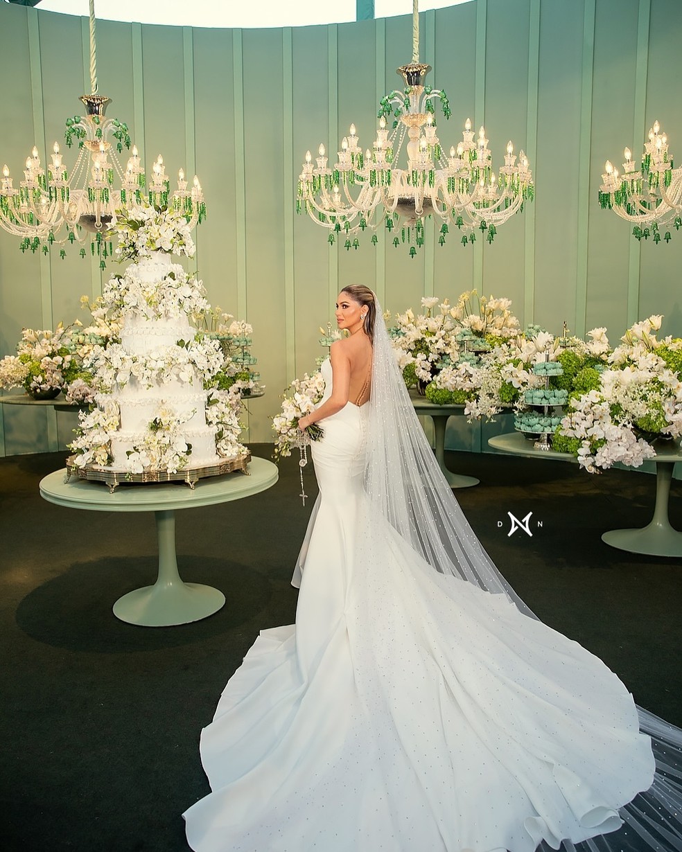 Hulk mostra fotos do 2º casamento com Camila Ângelo e se declara ...