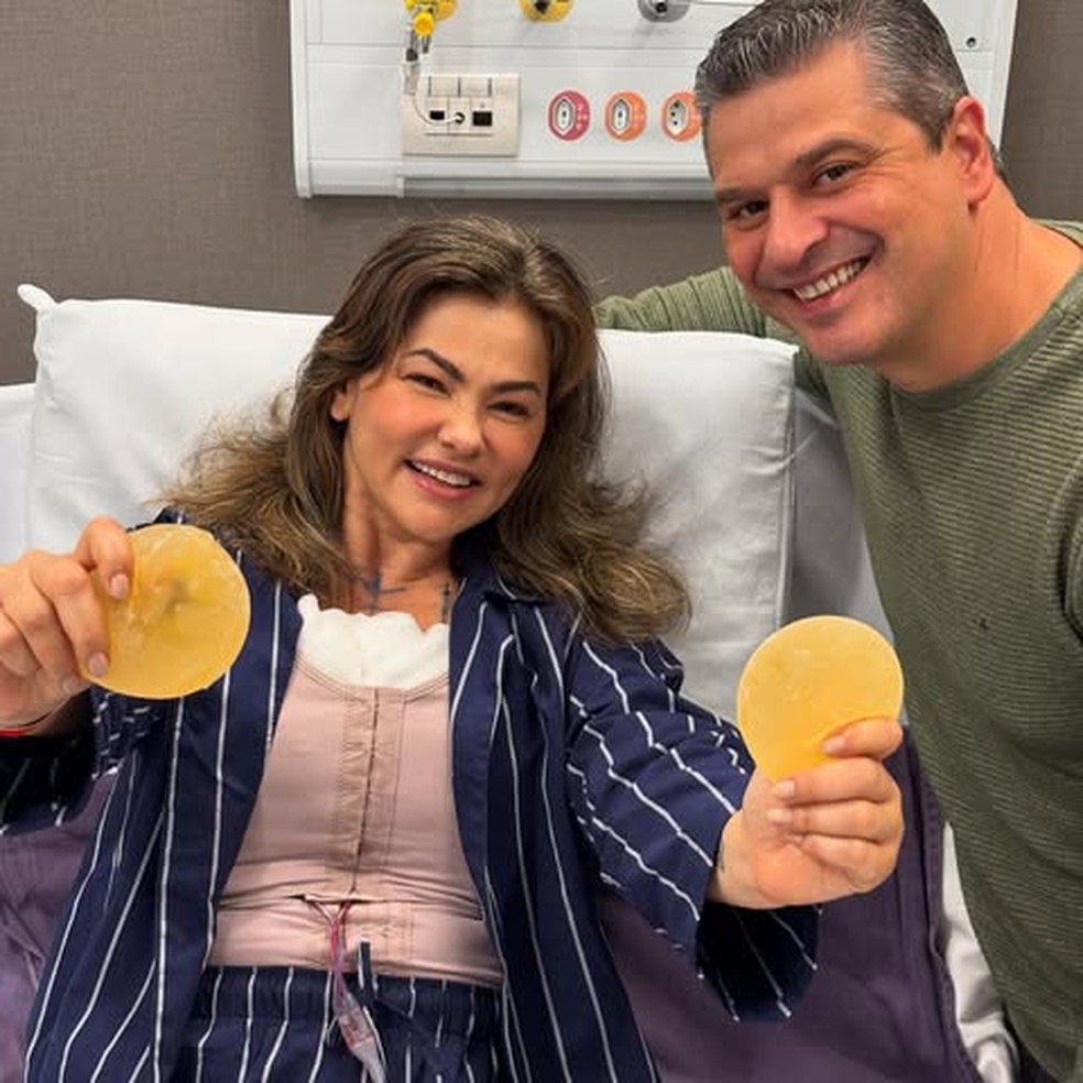 Suzana Alves retira silicone das mamas: 'Natural novamente!'