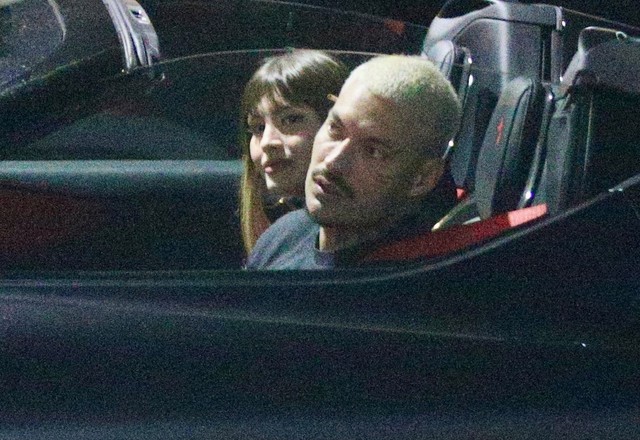 Filipe Ret passeia com a namorada, Agatha Sá, em Ferrari de mais de R ...