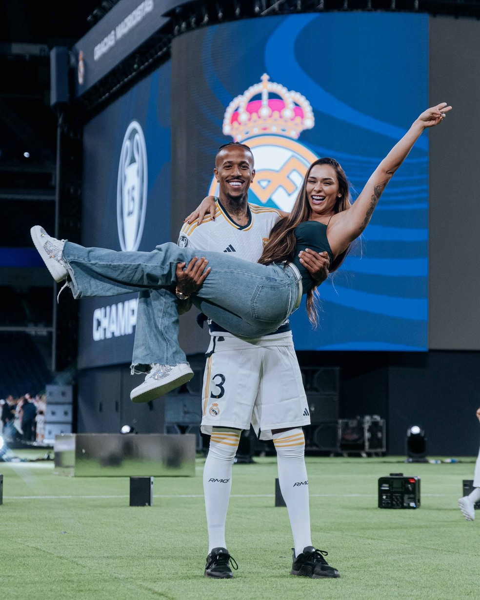 Eder Militão e Tainá Castro estão casados, diz colunista