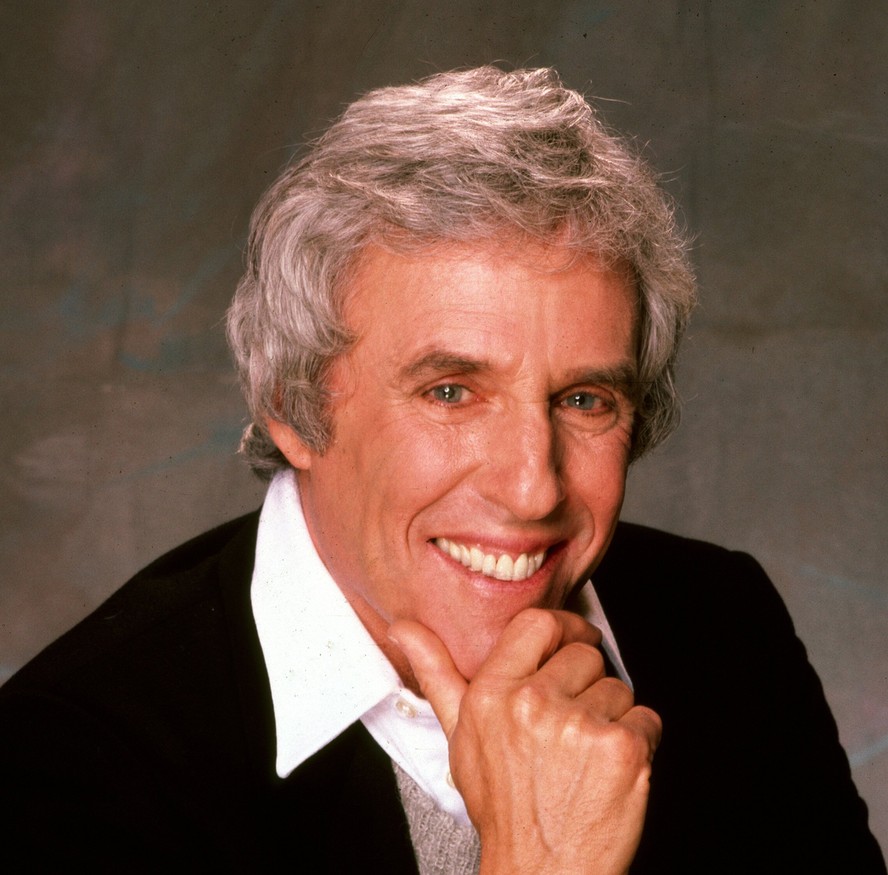 Músico Burt Bacharach, ganhador de três Oscar, morre aos 94 anos
