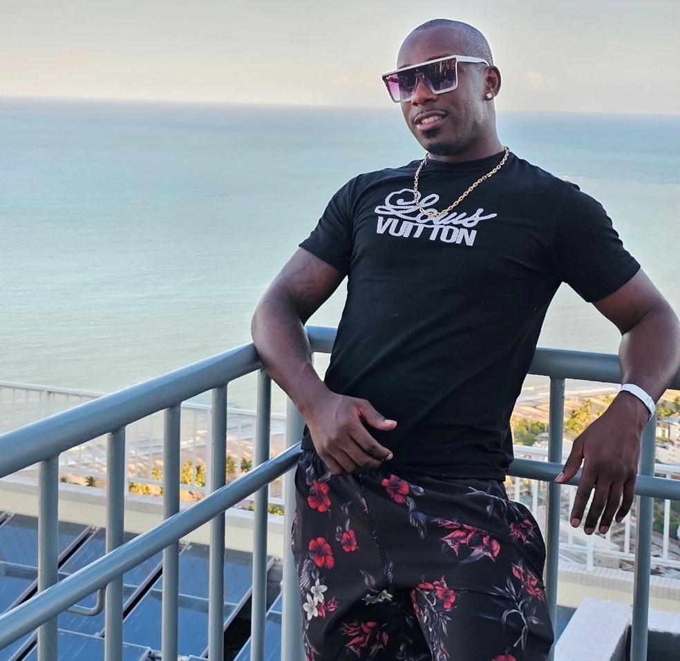 Jefão diz que recebe nudes e propostas picantes de famosas após cenas ...