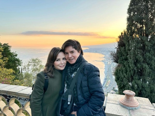 Xororó e Noely comemoram 42 anos de casados e aparência impressiona