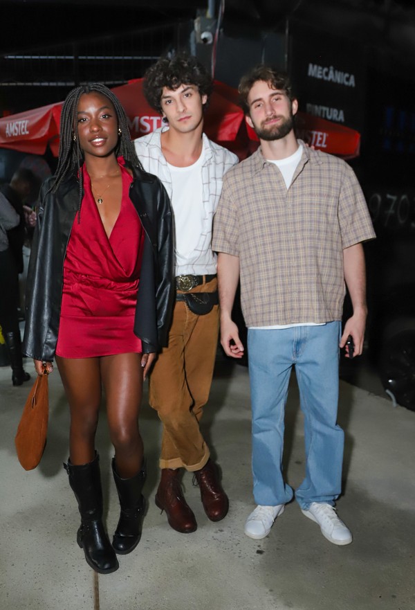 Dieckmmann, Renato Góes, Wegmann e mais curtem festa junina de 'Vale Tudo'