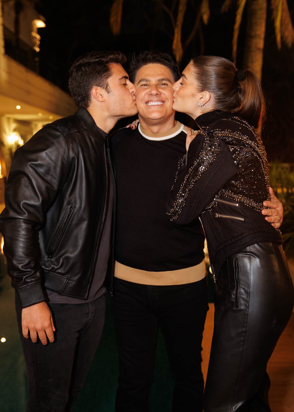 César Filho abre a casa e recebe amigos famosos em festa de aniversário