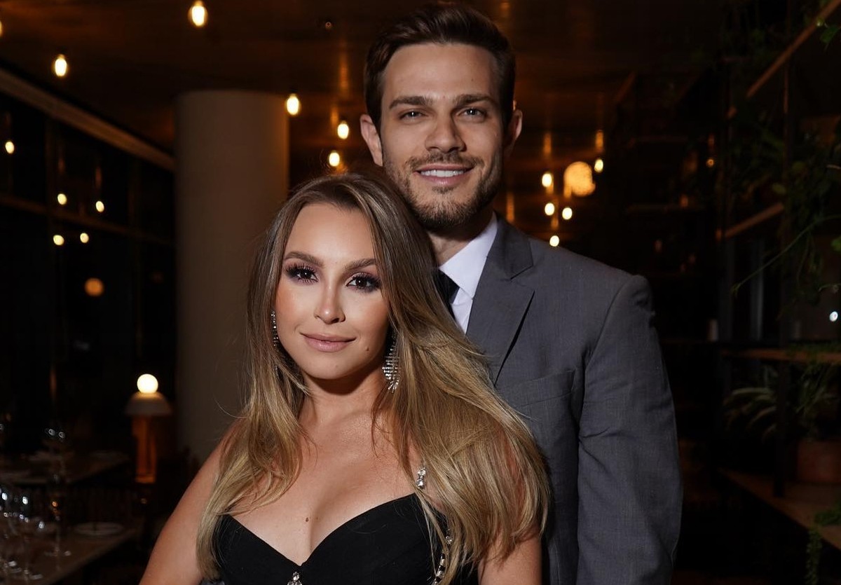 Carla Diaz reage aos boatos de crise em noivado: 'Tem gente que gosta de cuidar da vida dos outros'