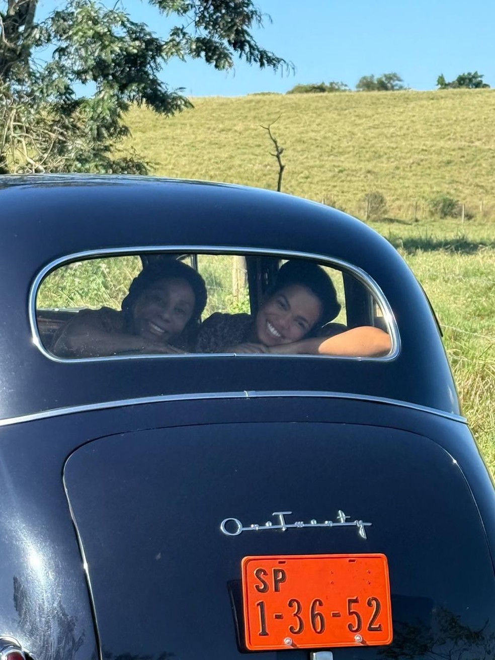 Jeniffer Nascimento abre álbum e mostra bastidores de 'Etâ Mundo Melhor!'
